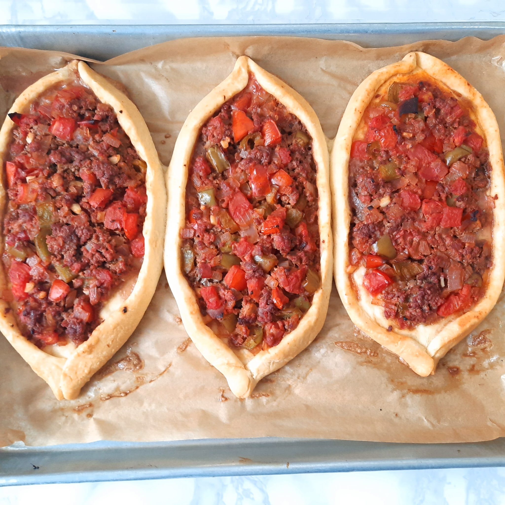 Kiymali Pide: Delicious Turkish Flatbread filled with Meat - O-yummy
